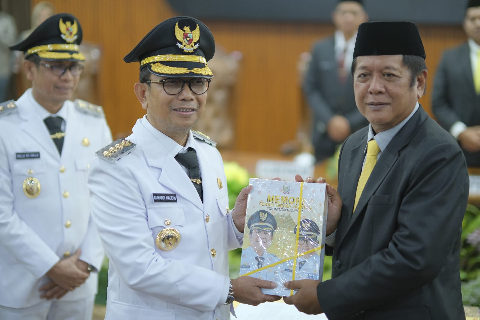 Serah Terima Jabatan Bupati dan Wakil Bupati Soppeng Berlangsung Khidmat - BERITA BERSATU